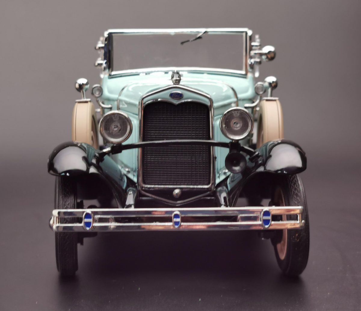 1931 Ford Model A Roadster – Powder Blue – sunstarmodelcars