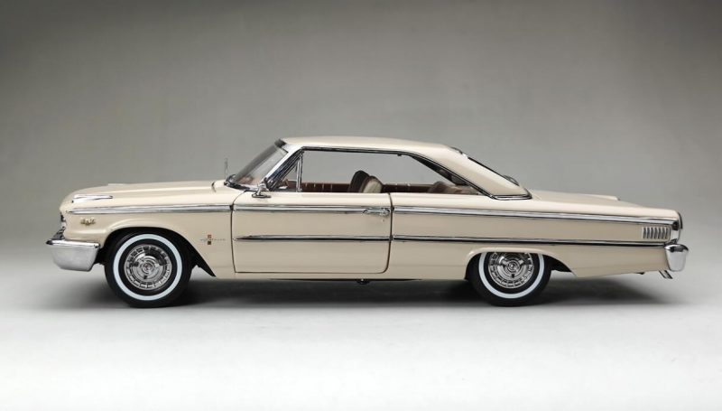 1963 Ford Galaxie 500/XL Hard Top – Sandshell Beige – sunstarmodelcars