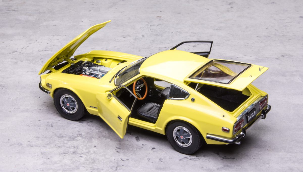 1972 Nissan Datsun 240Z – Yellow – sunstarmodelcars