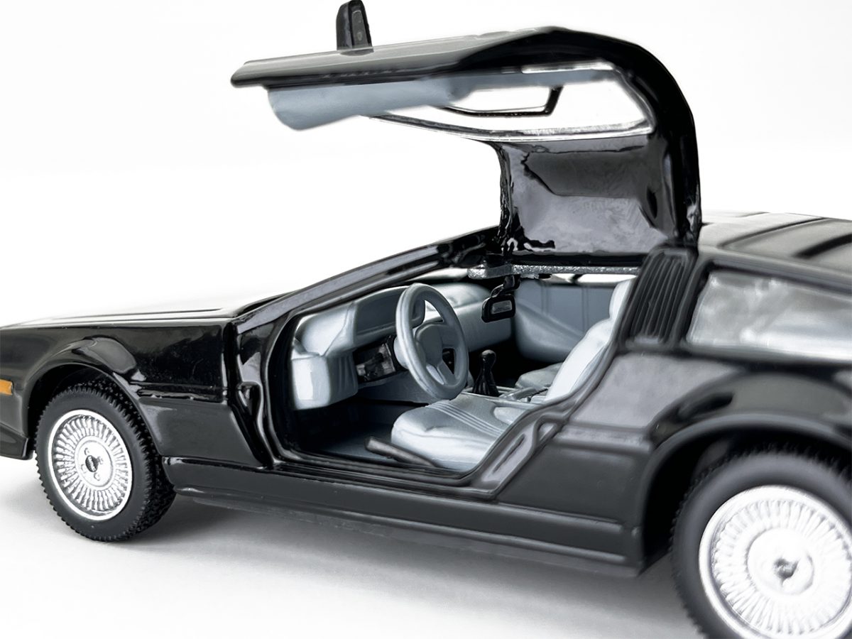 De Lorean DMC 12 coupe – Black – sunstarmodelcars