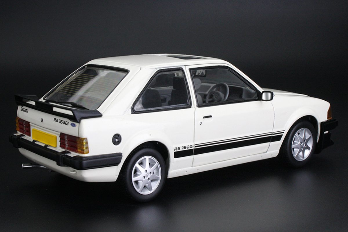 1984 Ford Escort RS1600i – Diamond White (RHD) – sunstarmodelcars